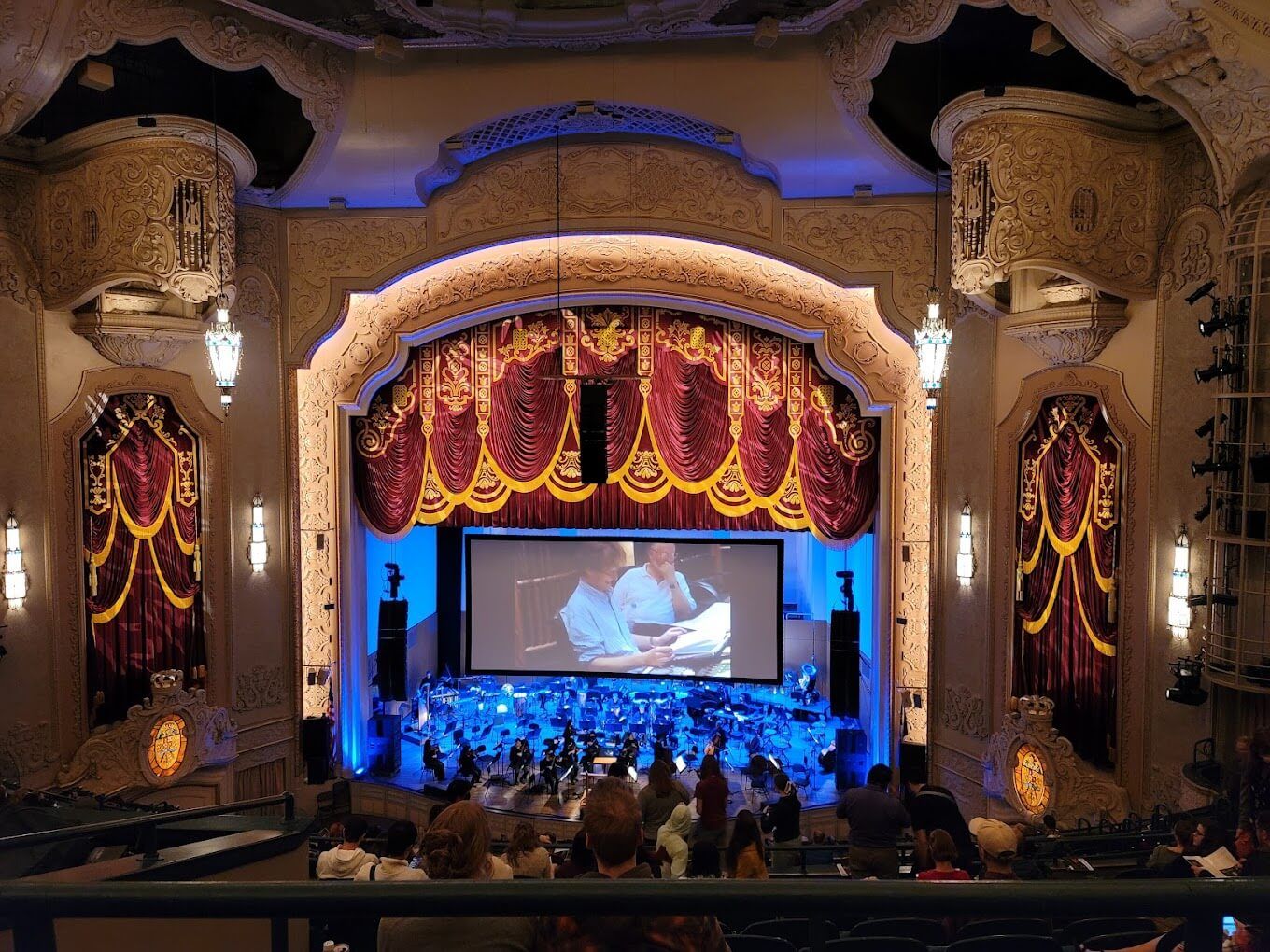 Arlene Schnitzer Seating Views | Cabinets Matttroy