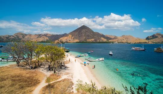Labuan Bajo | Entrance Fee, Opening Hours & More