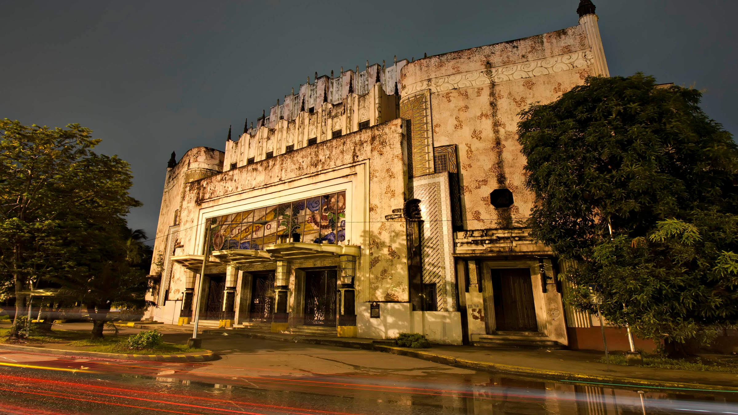 Metropolitan Theater | Entrance Fee, Opening Hours & More