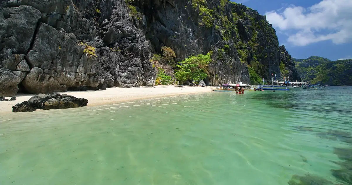 Tapiutan Beach | Entrance Fee, Opening Hours & More