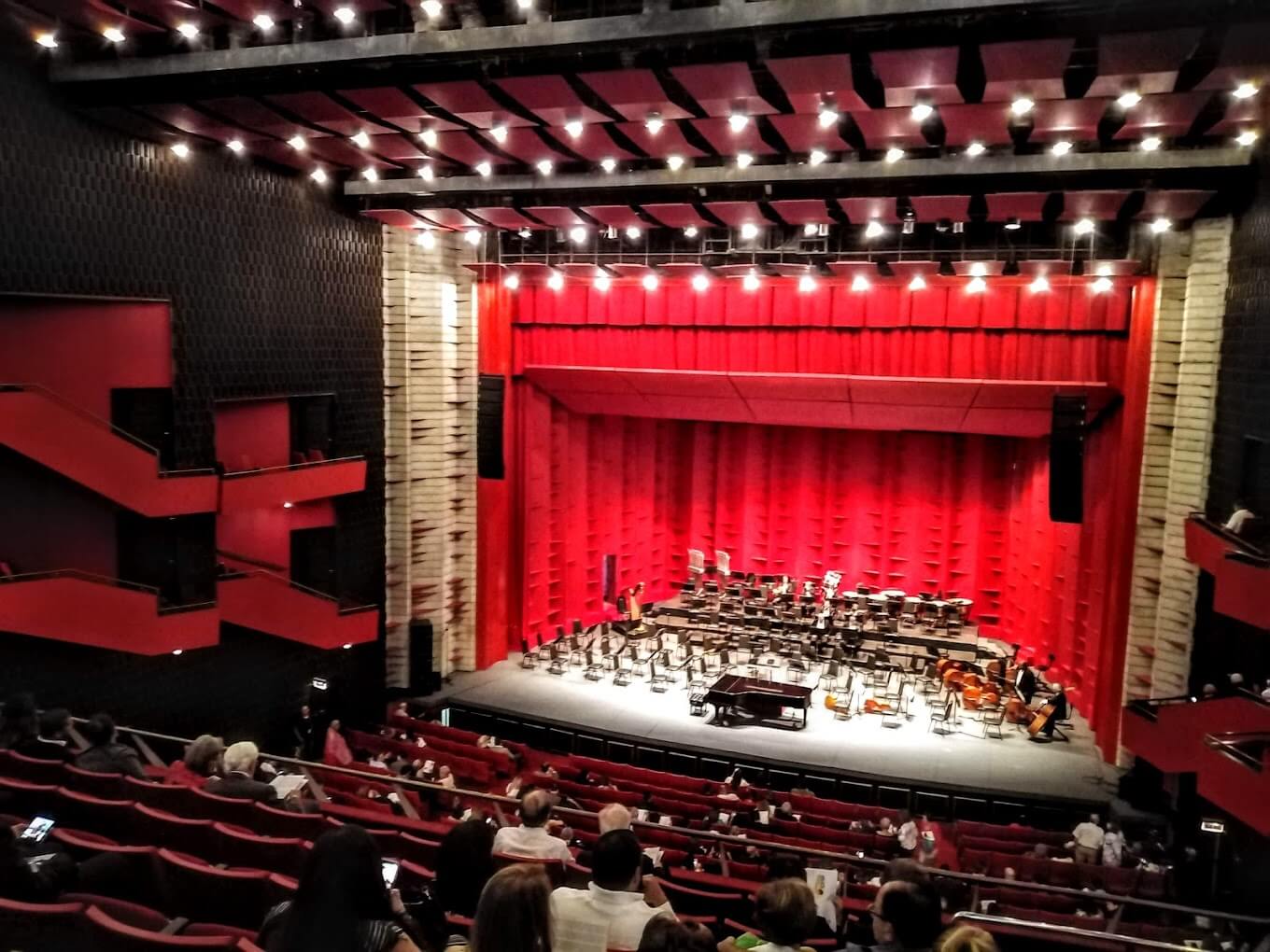 Teatro Nacional Eduardo Brito | Entrance Fee, Opening Hours & More