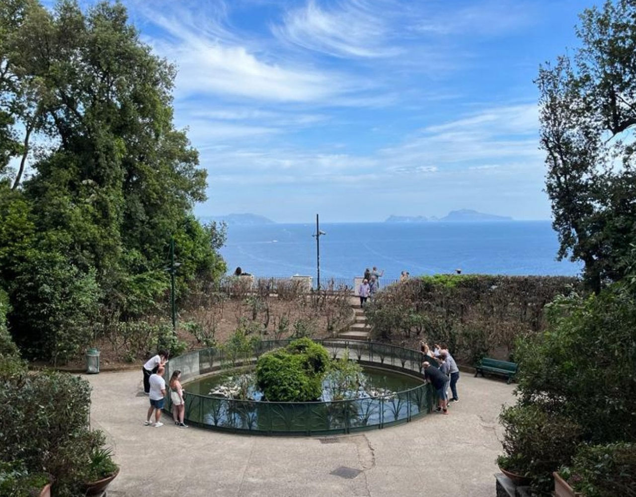 Naples Scenic Shoreline and Castles Tour | ForeverVacation