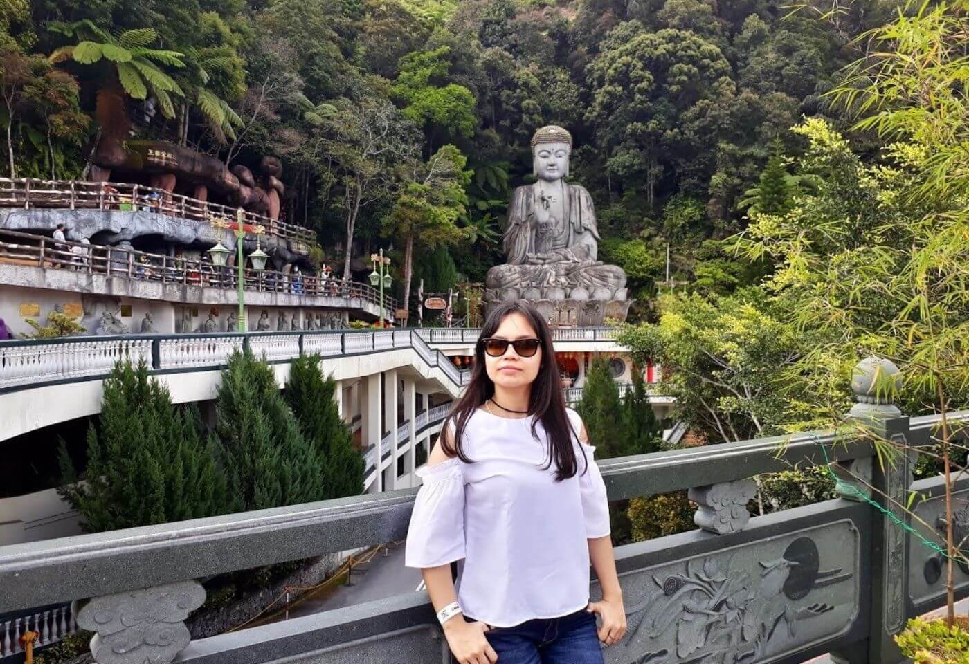 Kuala Lumpur Colmar Tropicale French Village and Chin Swee Cave Temple ...