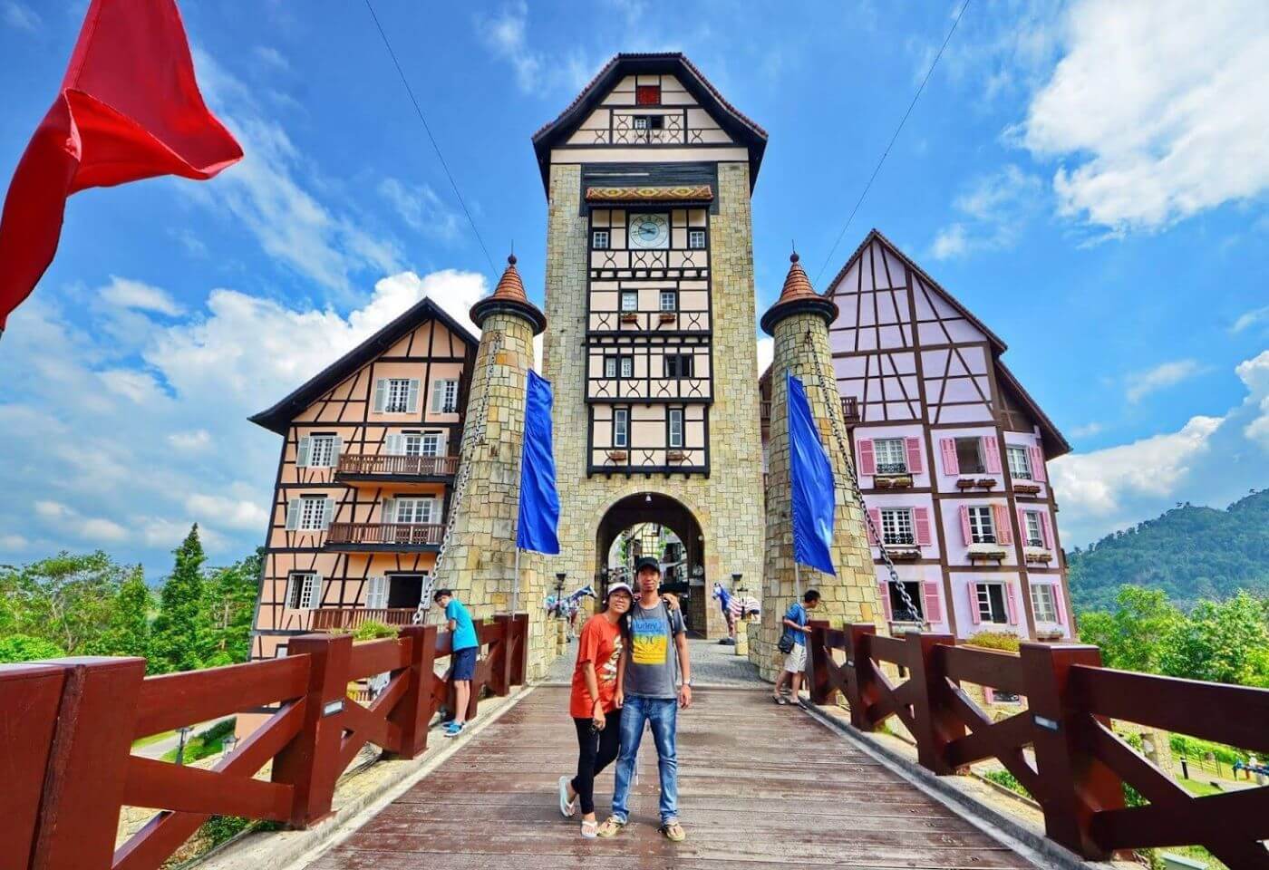 Kuala Lumpur Colmar Tropicale French Village and Chin Swee Cave Temple ...